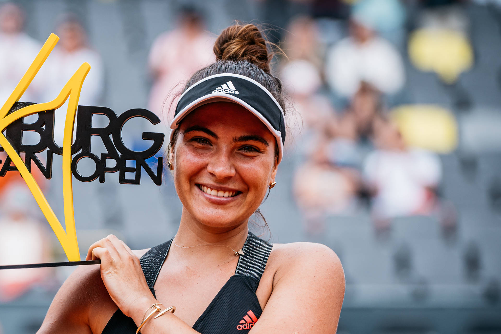 Elena-Gabriela Ruse – amrothenbaum.hamburg